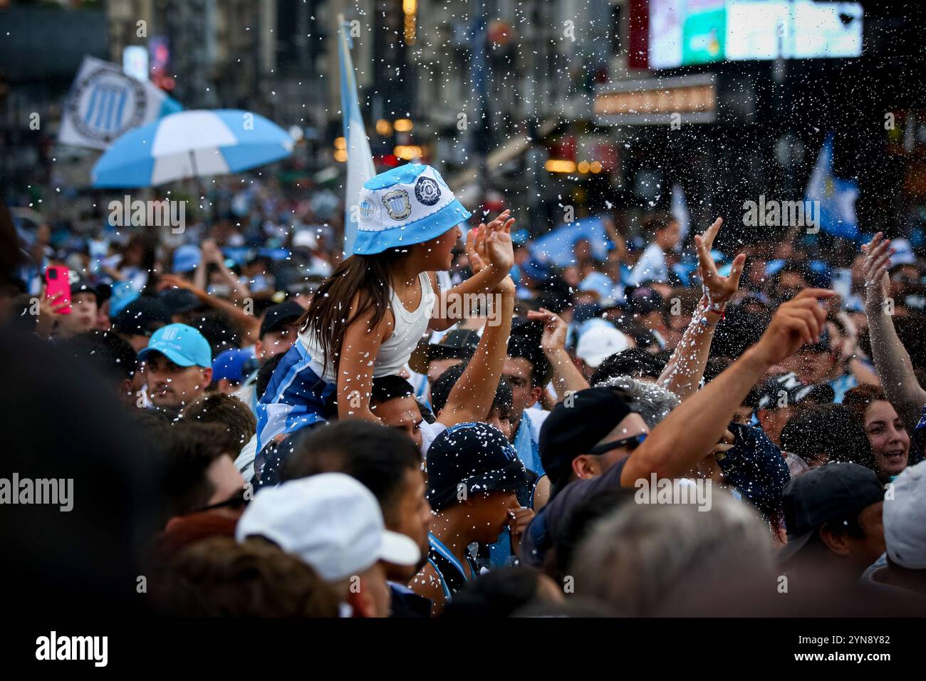 Copa sudamericana 2024 racing fan hi-res stock photography and images ...