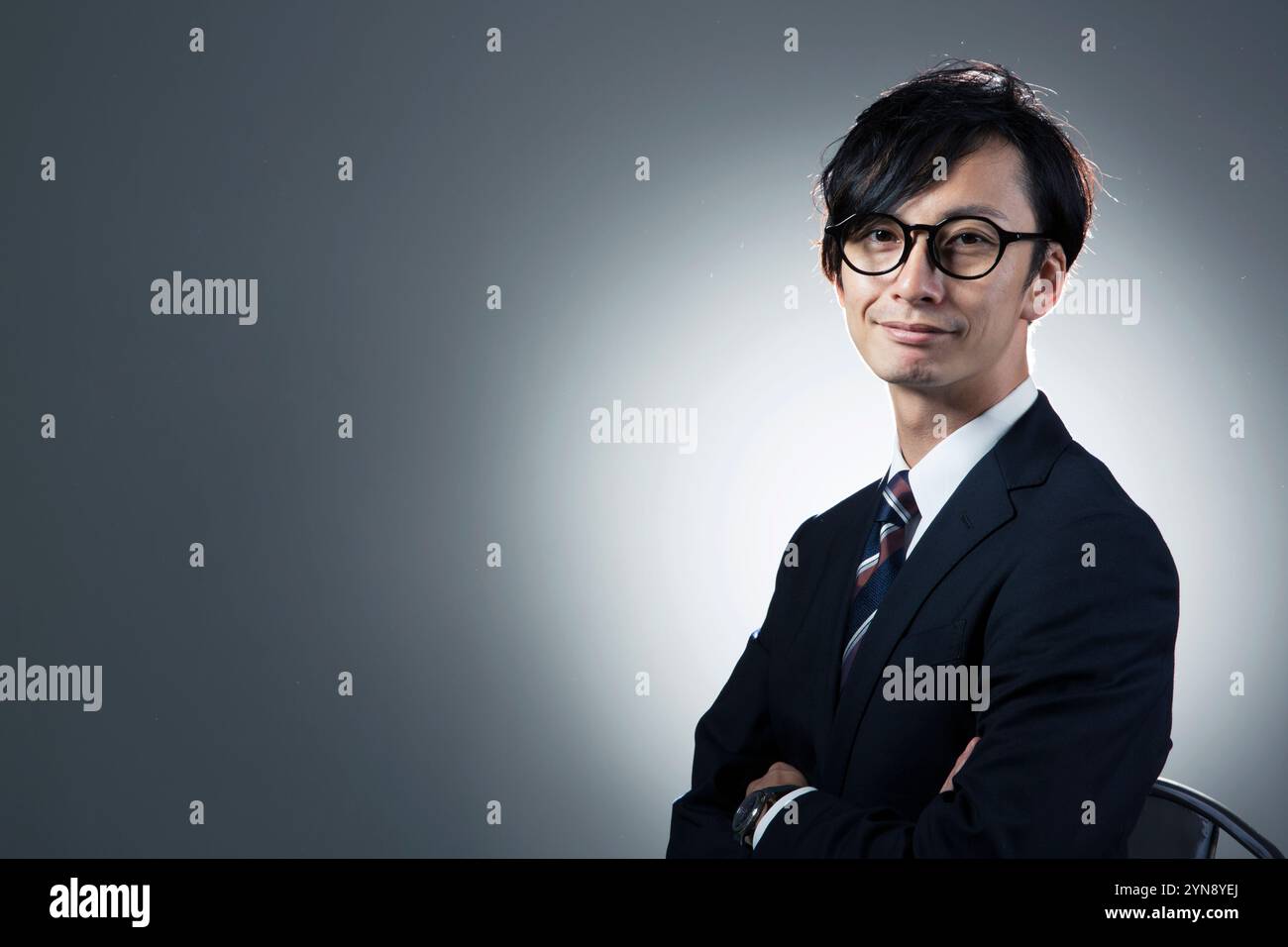 Man suit folded arms silhouette hi-res stock photography and images - Alamy