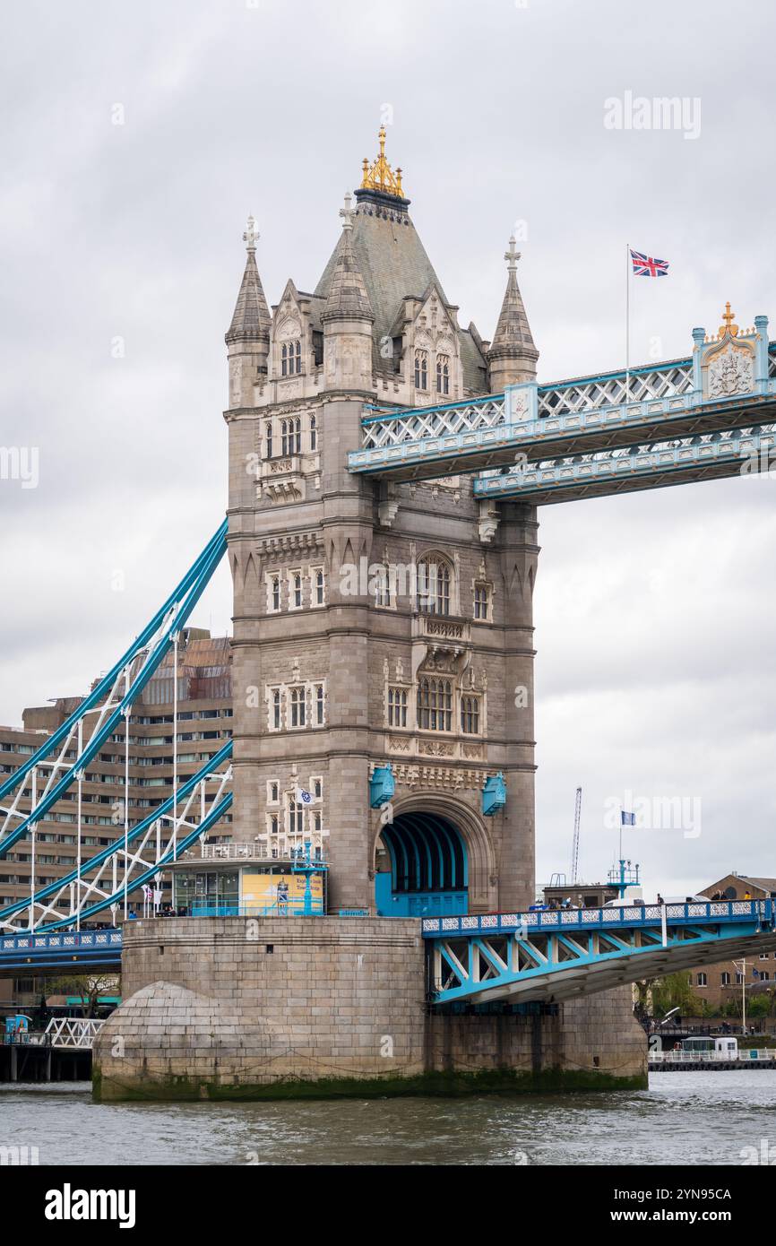 The Tower Bridge, Bascule bridge in the United Kingdom, London Stock ...