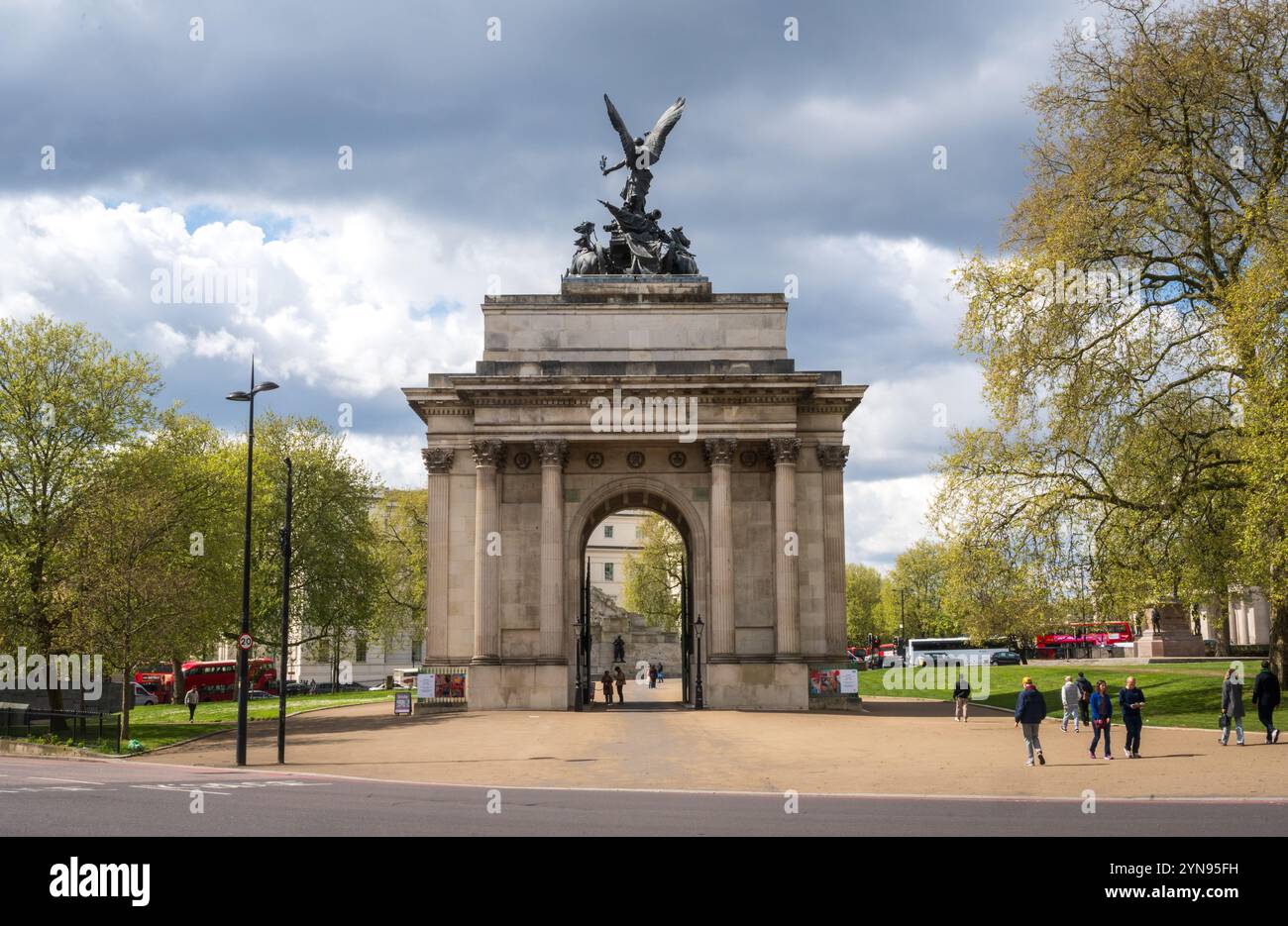 The Wellington Arch, also known as the Constitution Arch or as the ...