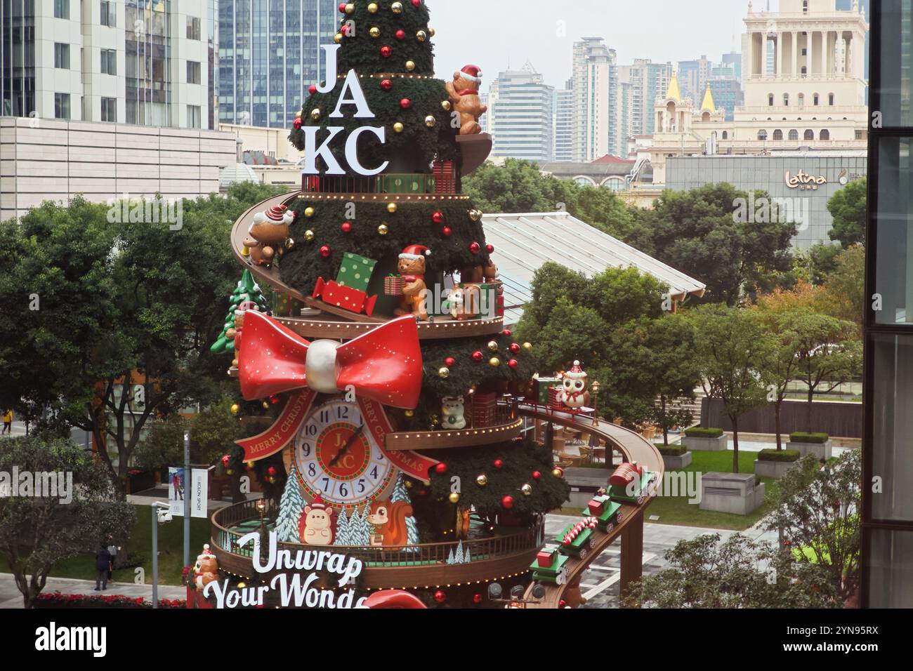 SHANGHAI, CHINA - NOVEMBER 25, 2024 - A 20-meter-tall giant Christmas ...