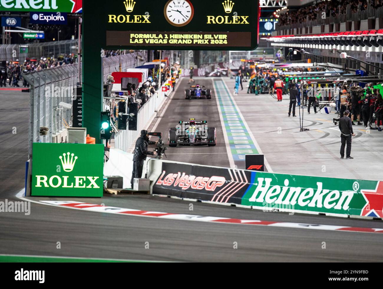 Pit row hi-res stock photography and images - Alamy