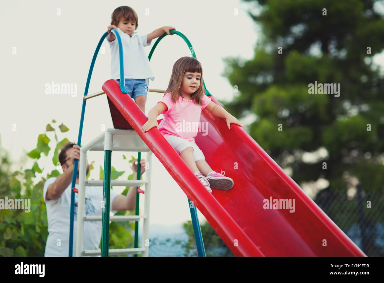 Kids playing and creating hi-res stock photography and images - Alamy
