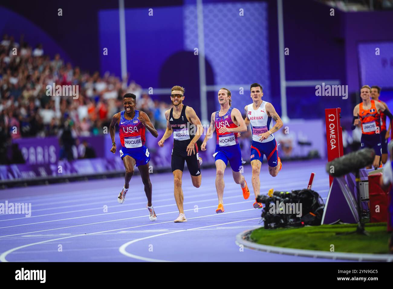 Cole Hocker winning in the 1500 meters at the Paris 2024 Olympic Games ...
