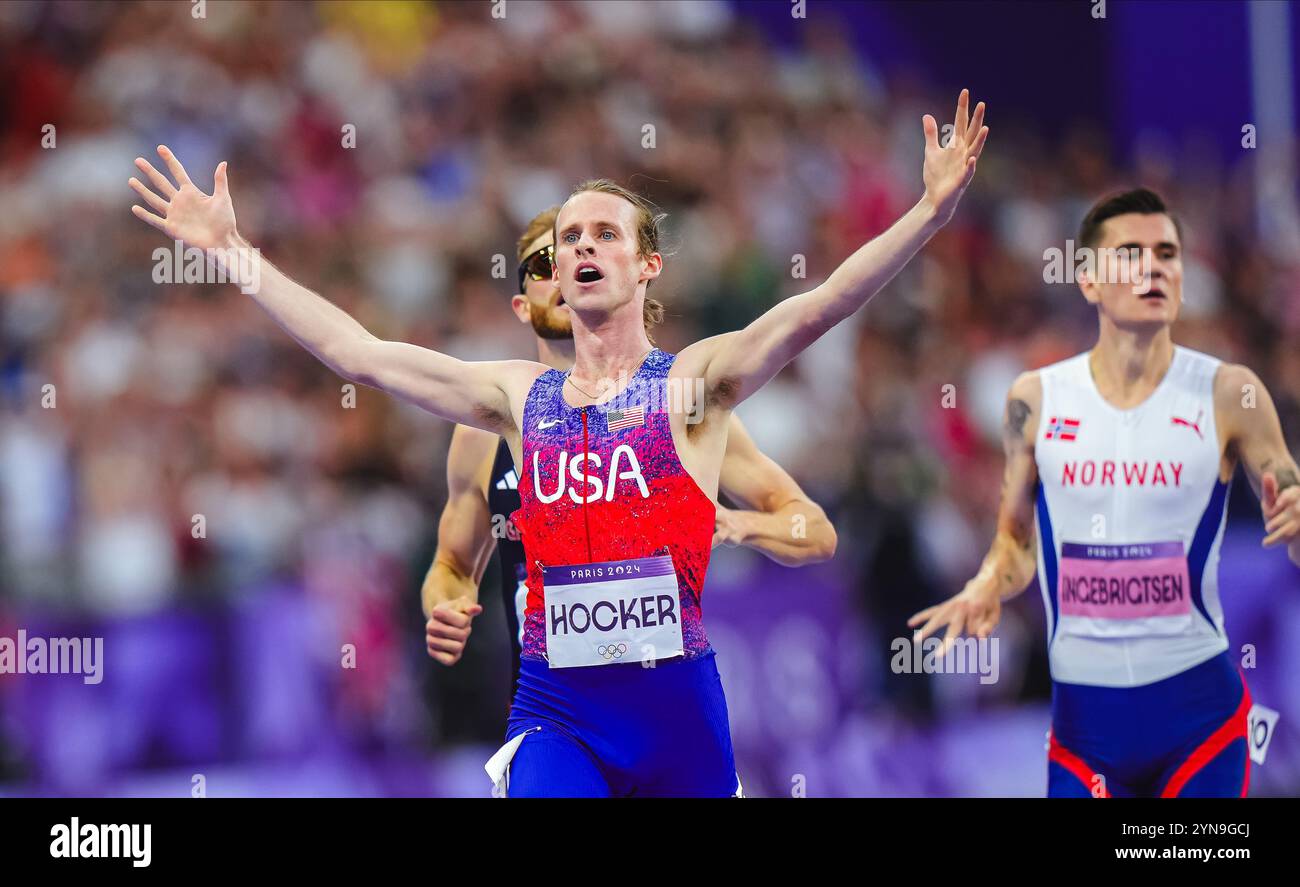 Cole Hocker winning in the 1500 meters at the Paris 2024 Olympic Games ...