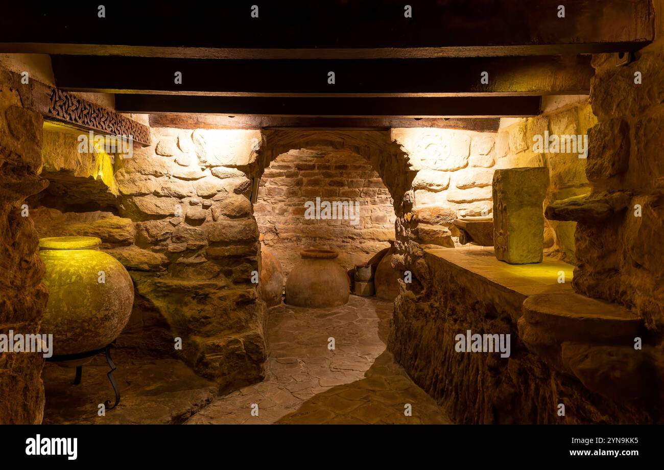 Medieval dungeon chamber hi-res stock photography and images - Alamy