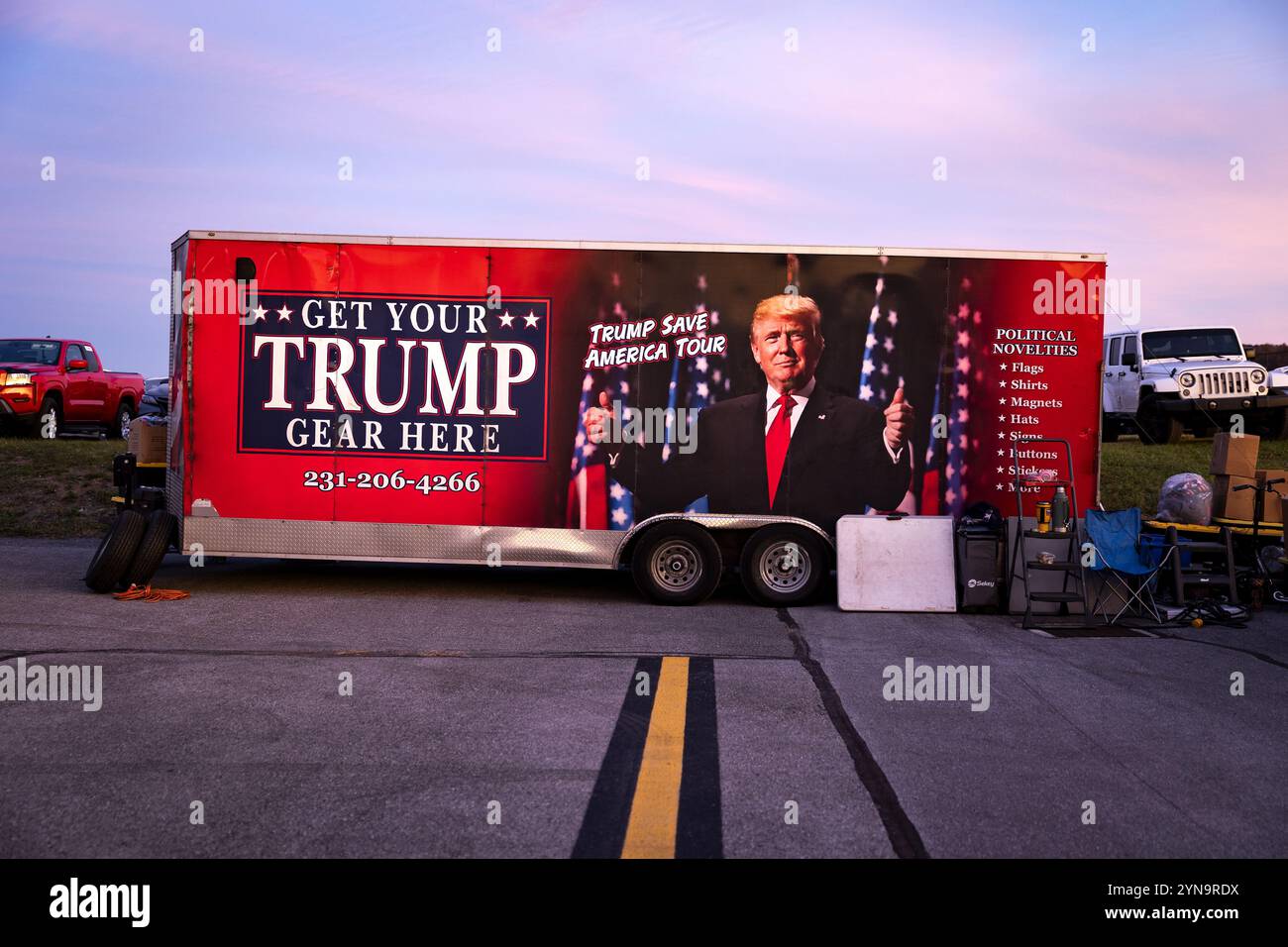 United States of America, Bedford. Oct. 30, 2024. A bus with a big face ...
