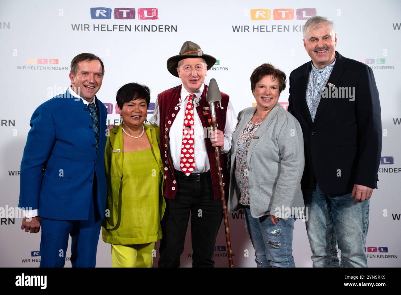 Spendenhotline hi-res stock photography and images - Alamy