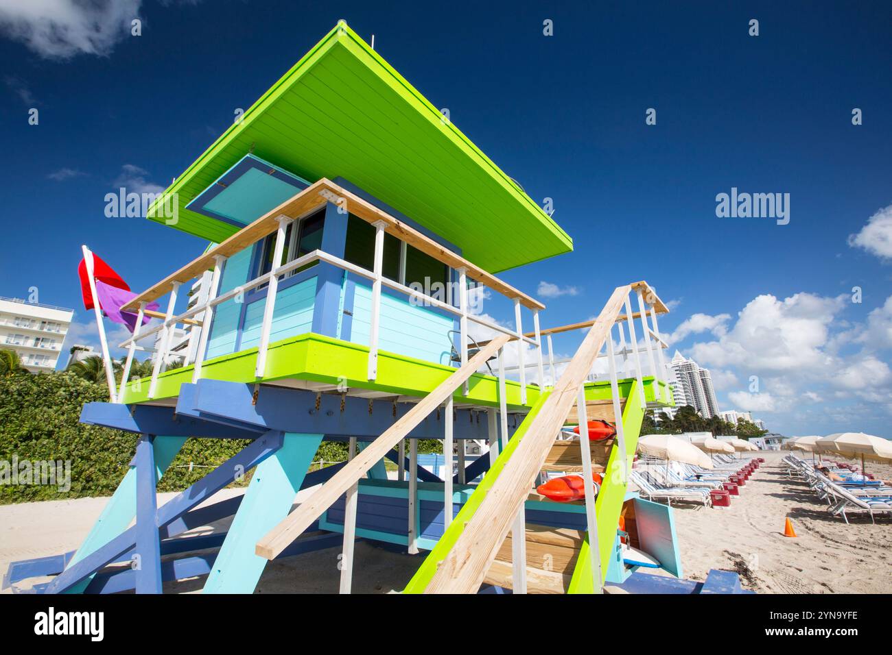 Lifeguard hut on Miami Beach Stock Photo - Alamy