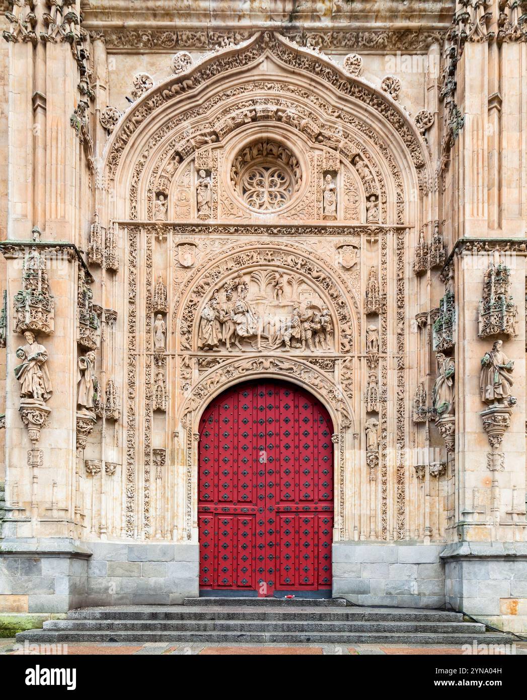 Decorative religious features hi-res stock photography and images - Alamy