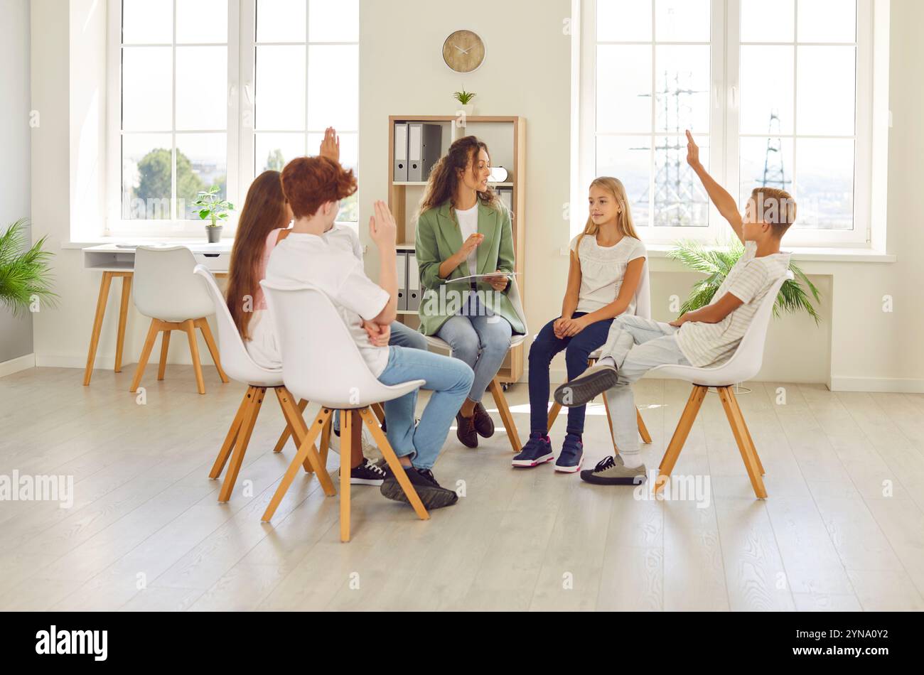 Elementary class circle time hi-res stock photography and images - Alamy