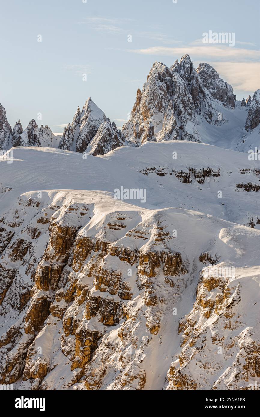 Sharp rocky mountains snowy ridges hi-res stock photography and images ...