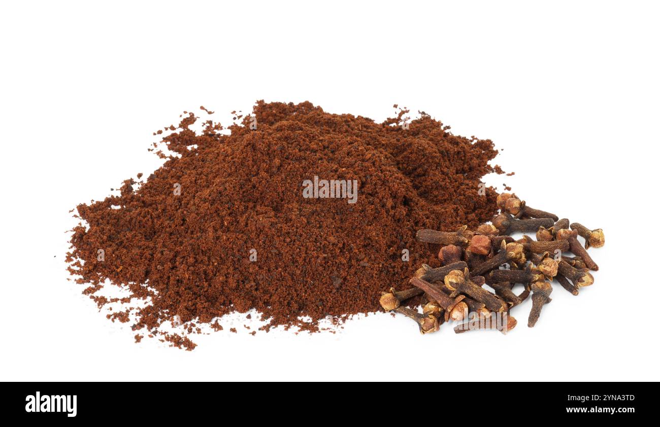 Pile clove powder dried hi-res stock photography and images - Alamy