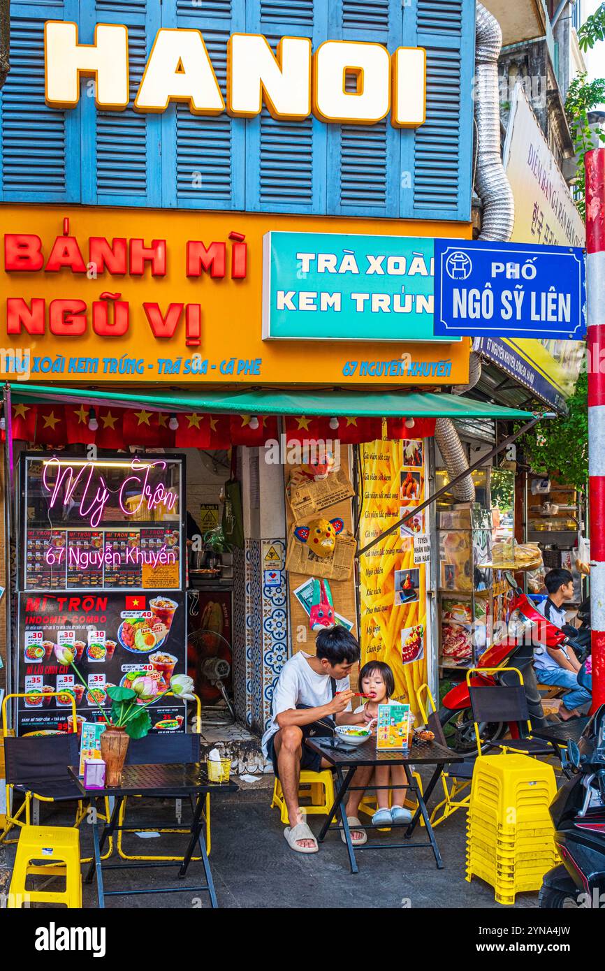 Vietnam, Hanoi, Dong Da district, local fast food terrace Stock Photo ...