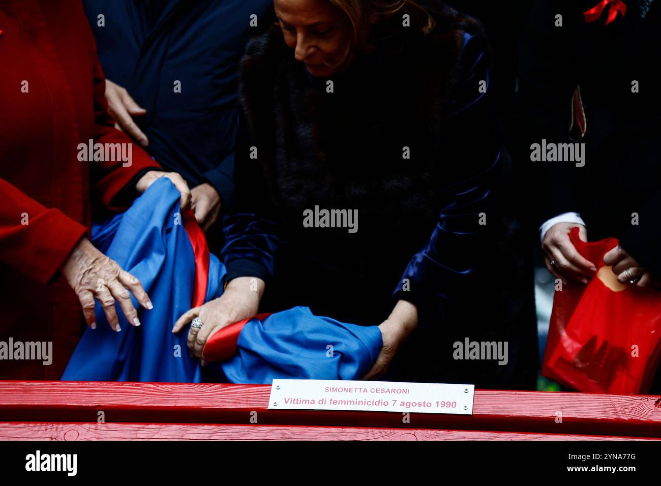 Forza Italia inaugura una panchina per Simonetta Cesaroni vittima di ...