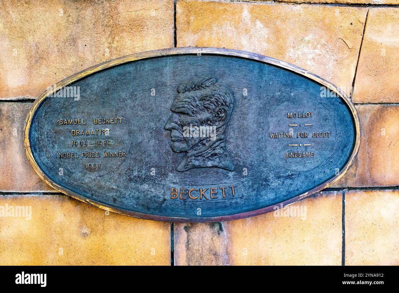 Ireland, Dublin, famous irish writer memorial in Garden of St Patrick's ...
