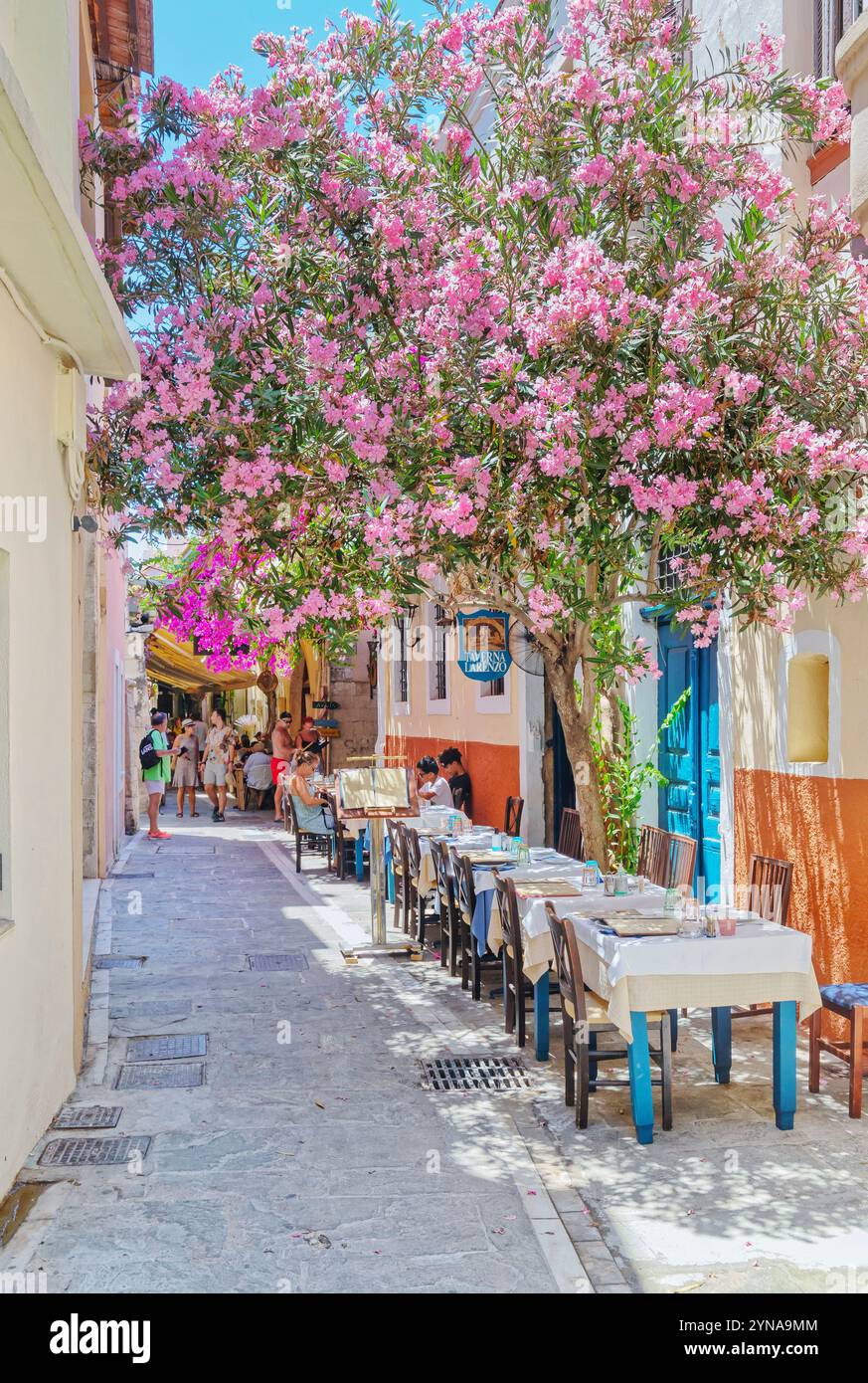 Cafe old crete people hi-res stock photography and images - Alamy