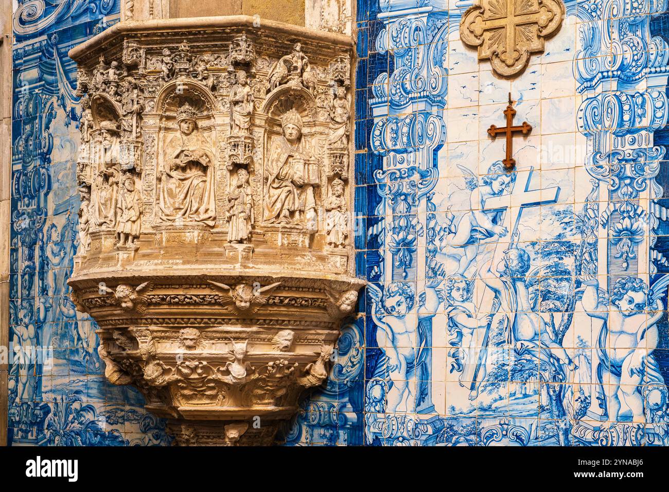 Portugal, Central Region, Coimbra, church of the Holy Cross (or Santa ...