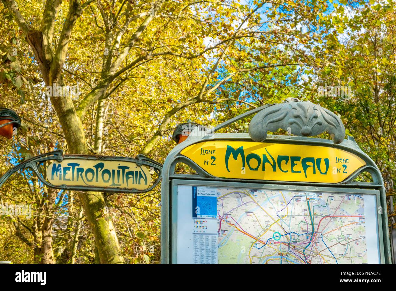 Subway map paris hi-res stock photography and images - Alamy