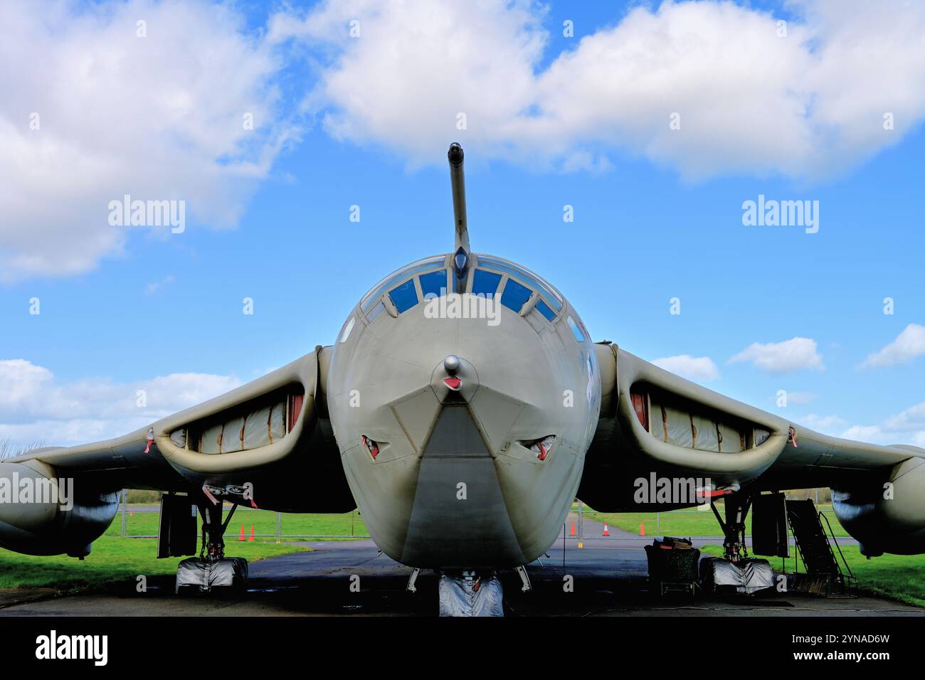 Handley Page Victor nuclear bomber at the Yorkshire Aircraft Museum ...
