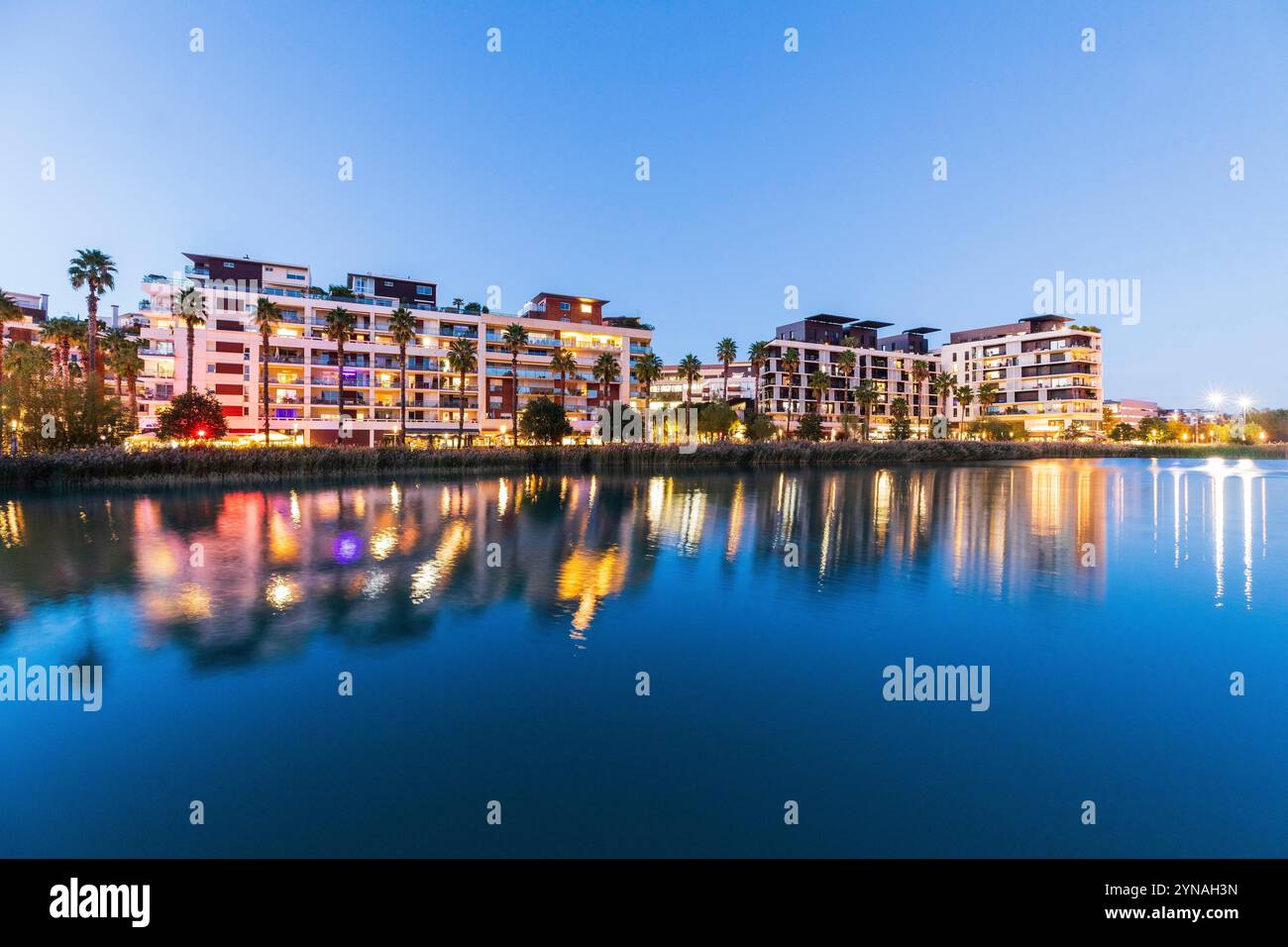 France, Herault (34), Montpellier, quartier Port Marianne, logement et ...