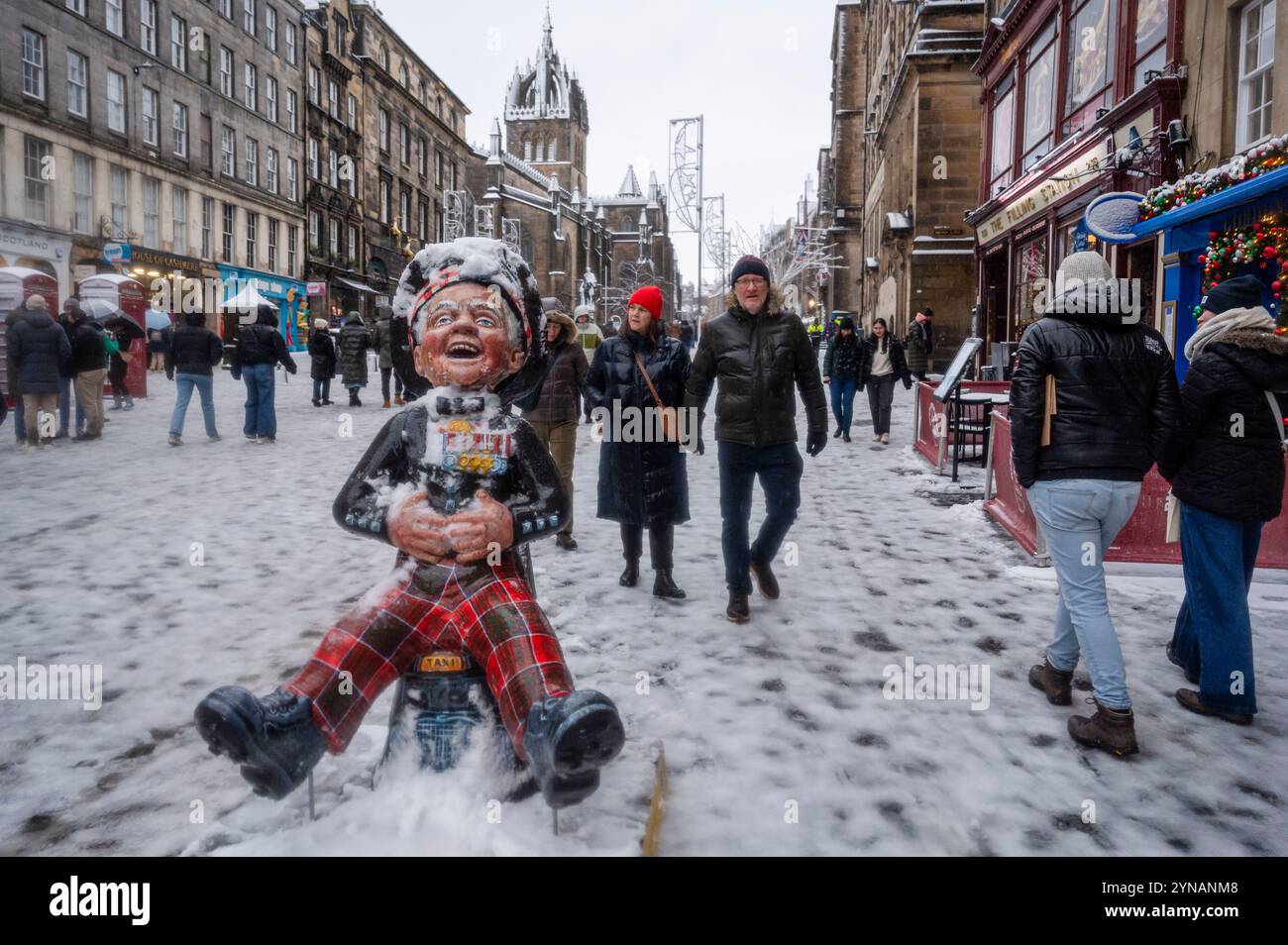 Public on the Royal Mile. Edinburgh is under a Met weather yellow ...
