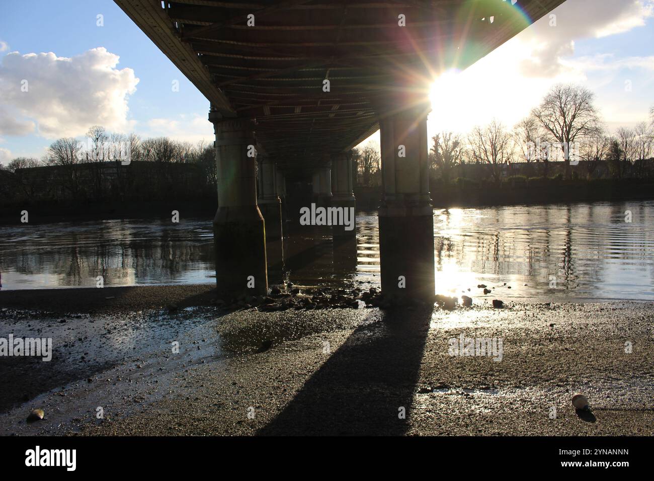 Underside of Kew Railway Bridge Stock Photo - Alamy