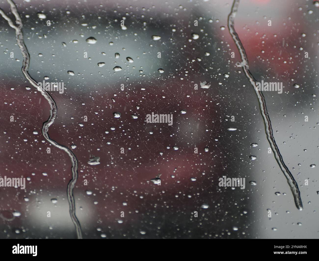 Rain on window slow motion hi-res stock photography and images - Alamy
