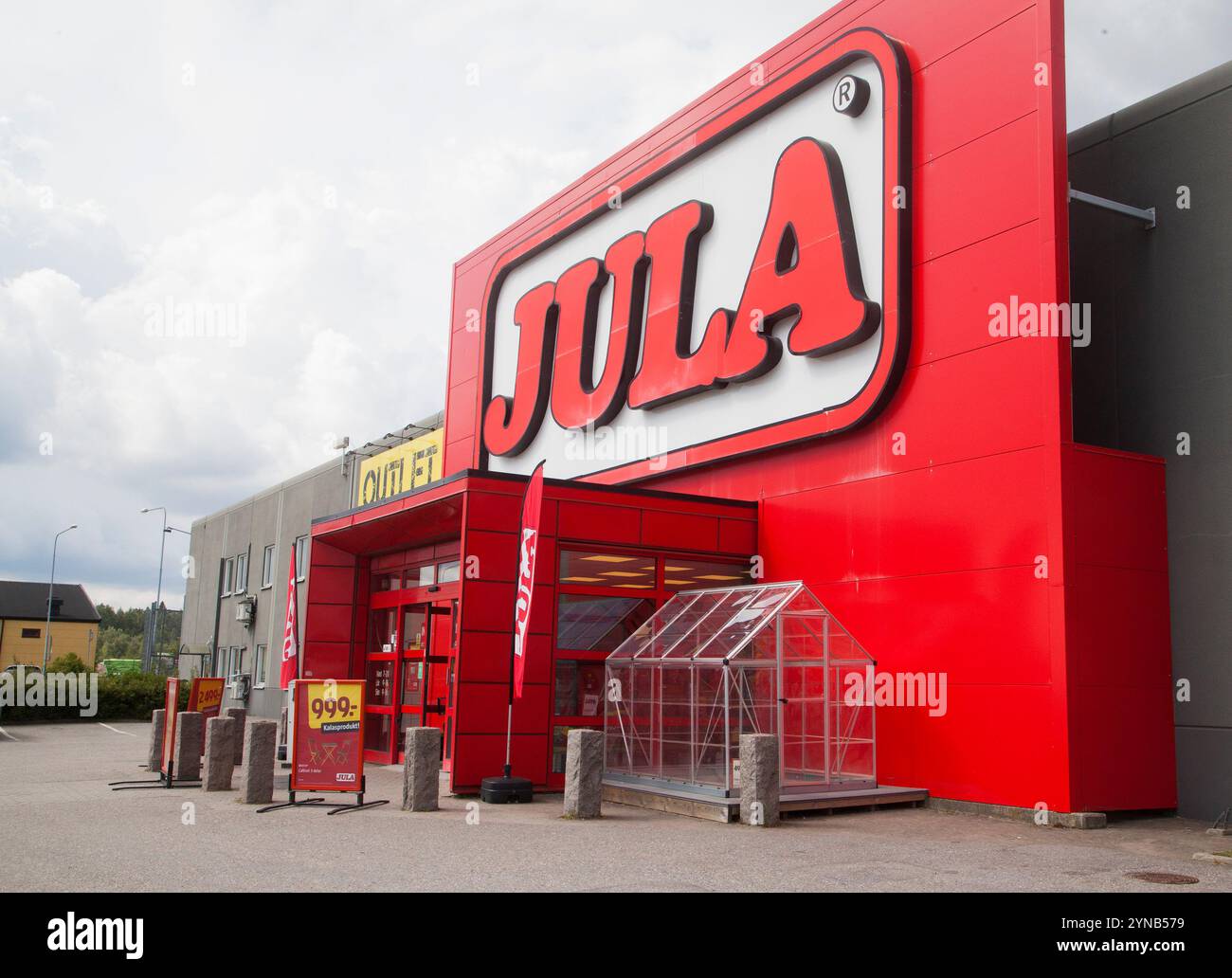 Implement store hi-res stock photography and images - Alamy