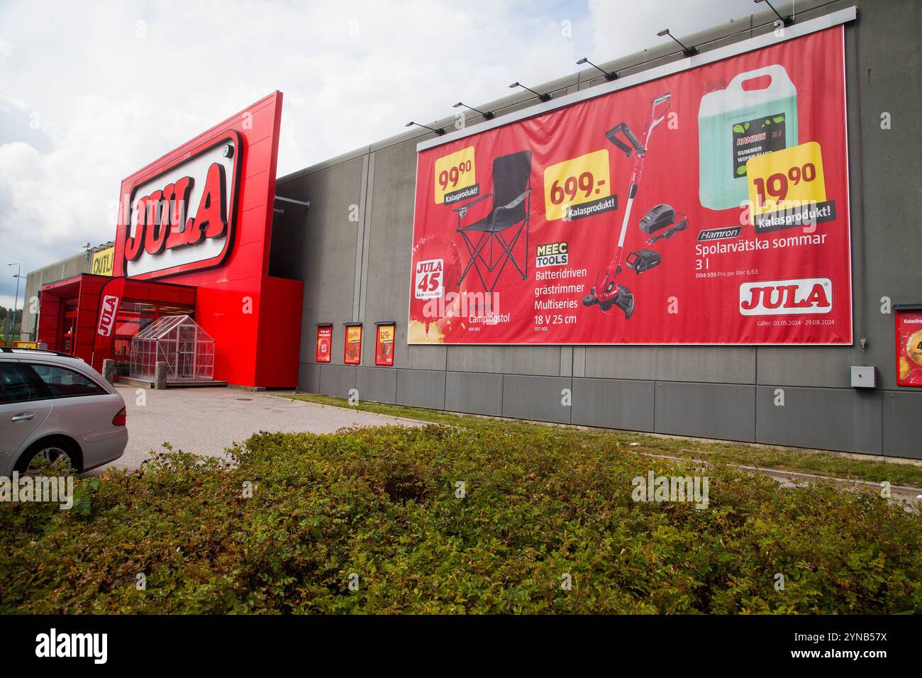 Implement store hi-res stock photography and images - Alamy