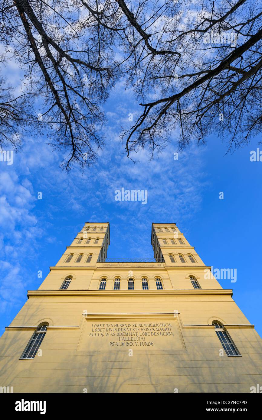25 November 2024, Brandenburg, Straupitz: The Schinkel Church in the ...