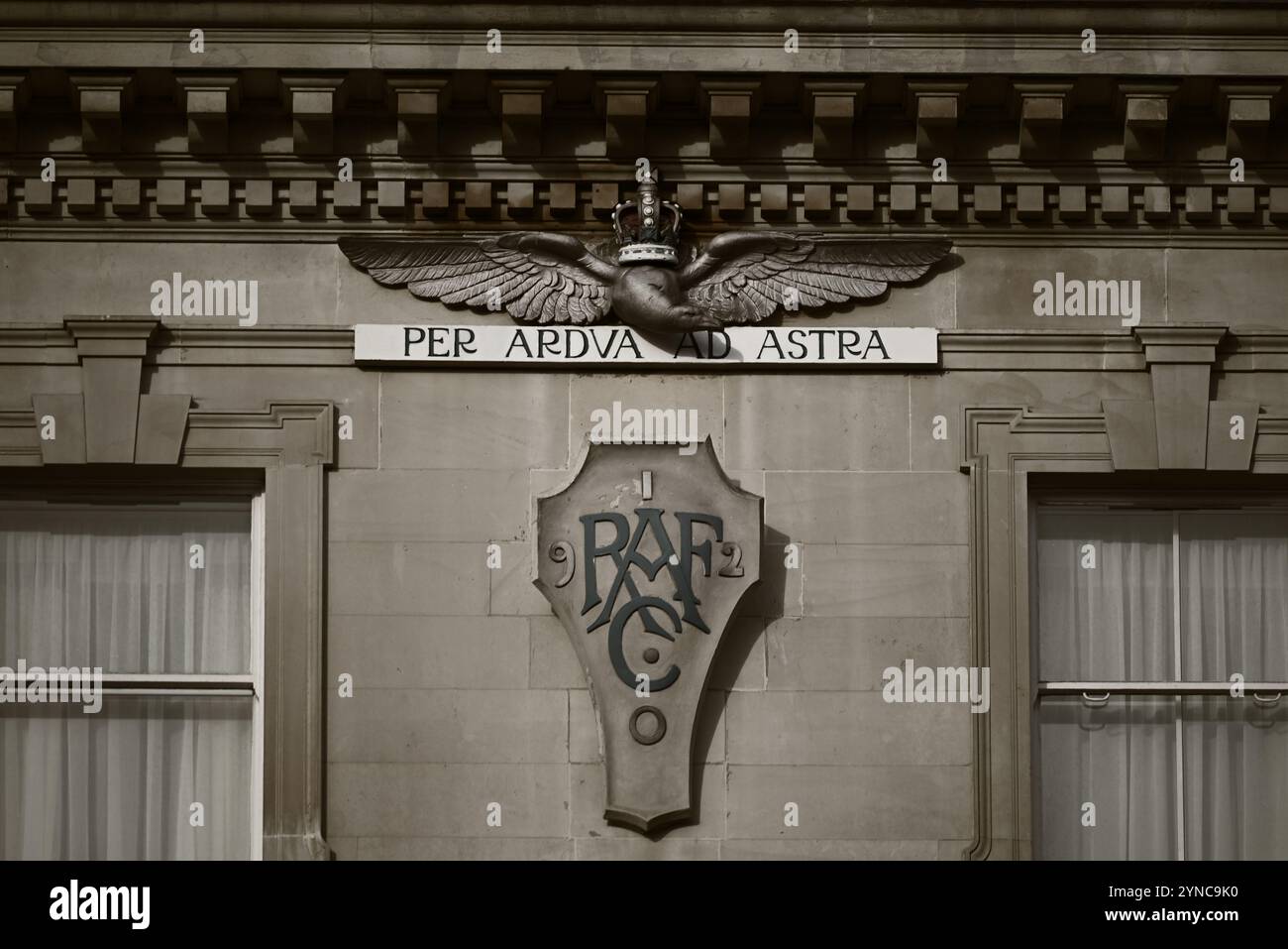 Raf club london hi-res stock photography and images - Alamy