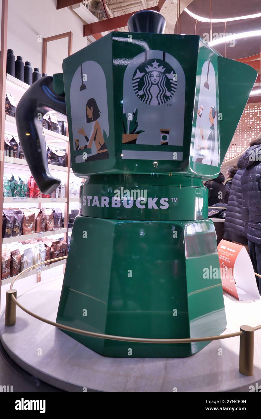 Starbucks letters hi-res stock photography and images - Alamy