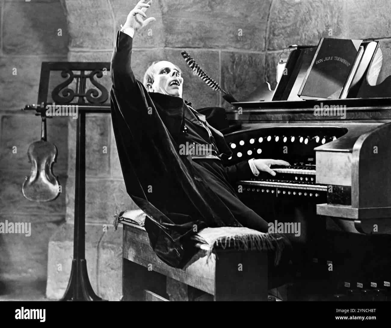 Actor Lon Chaney - publicity photograph from The Phantom of the Opera ...