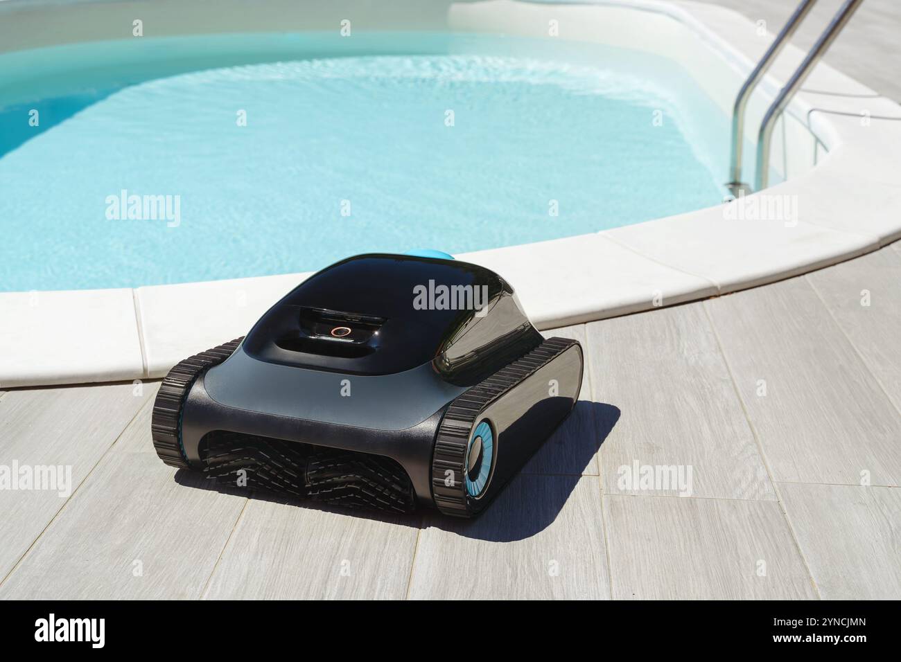 Smart pool cleaner hi-res stock photography and images - Alamy