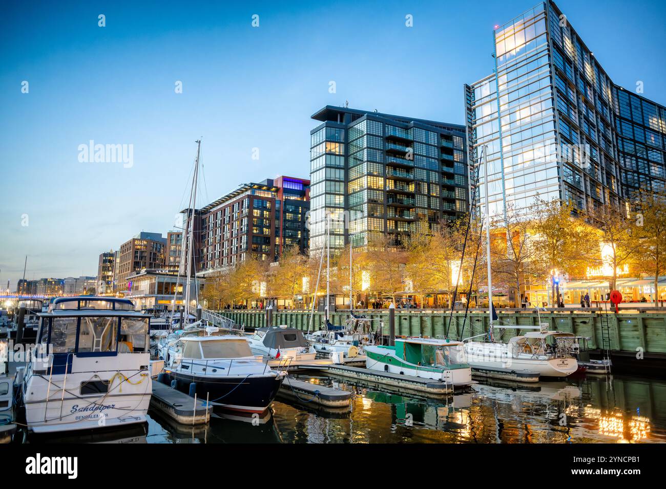 Washington dc waterfront attractions hi-res stock photography and ...