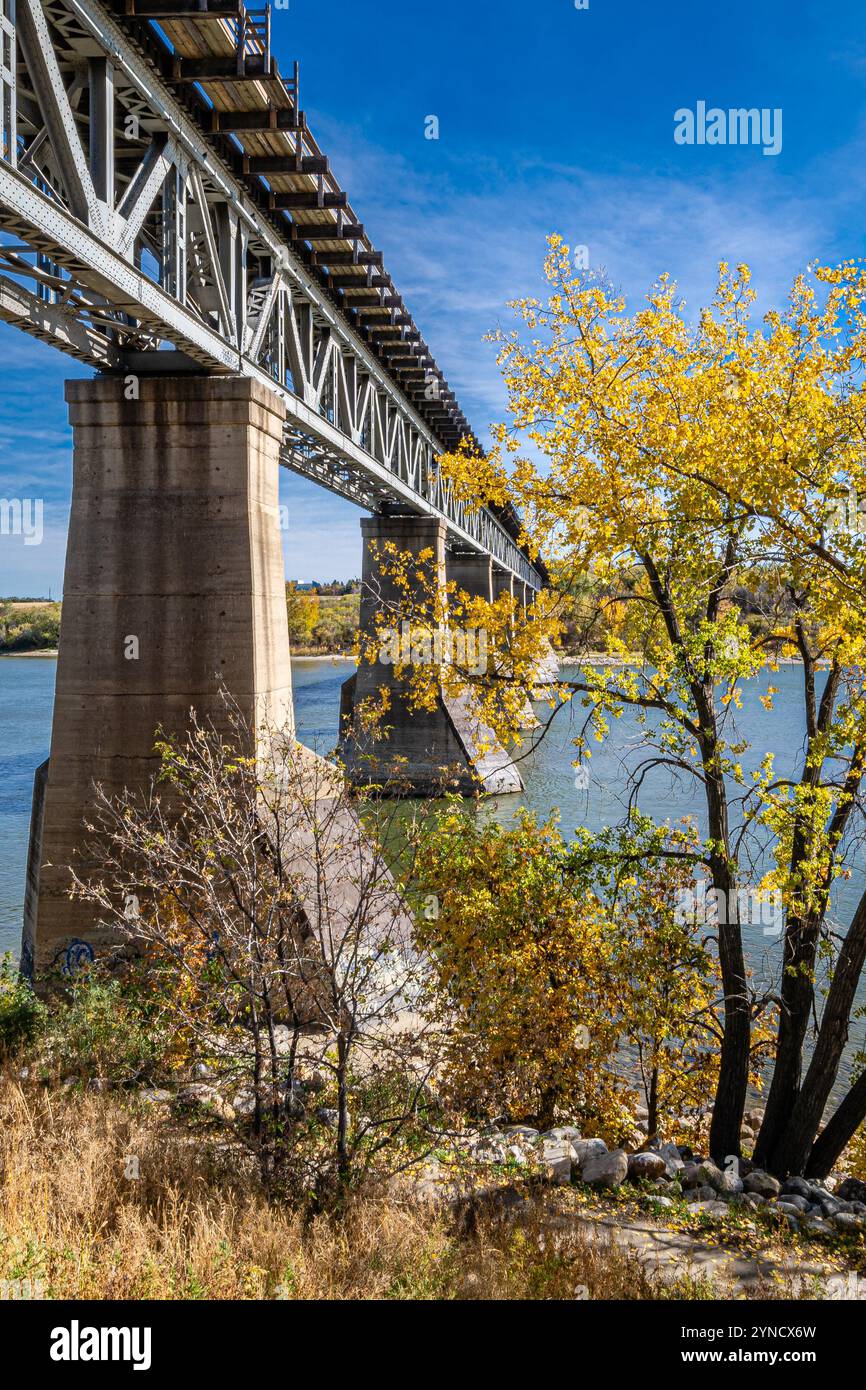 Side of bridge hi-res stock photography and images - Alamy