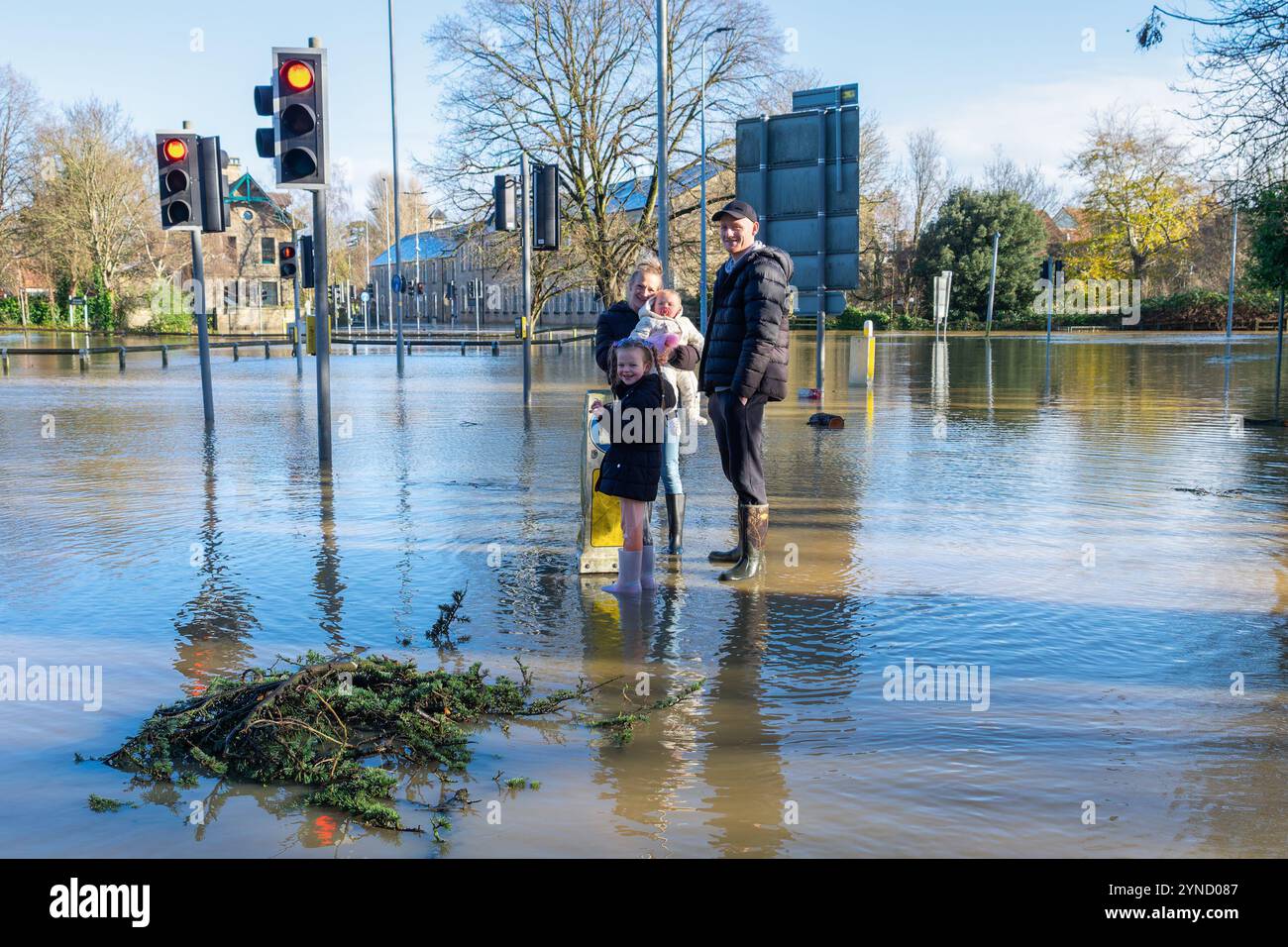 Family after floods hi-res stock photography and images - Alamy