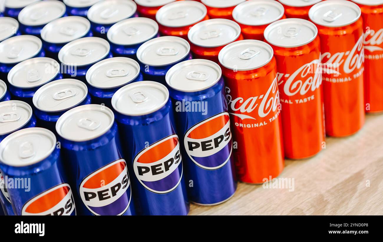 Drinks supermarket soft pepsi hi-res stock photography and images - Alamy