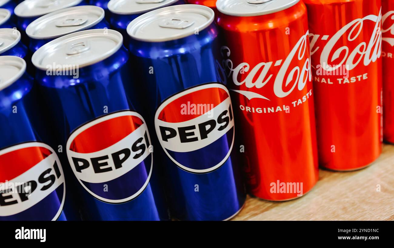 Drinks supermarket soft pepsi hi-res stock photography and images - Alamy