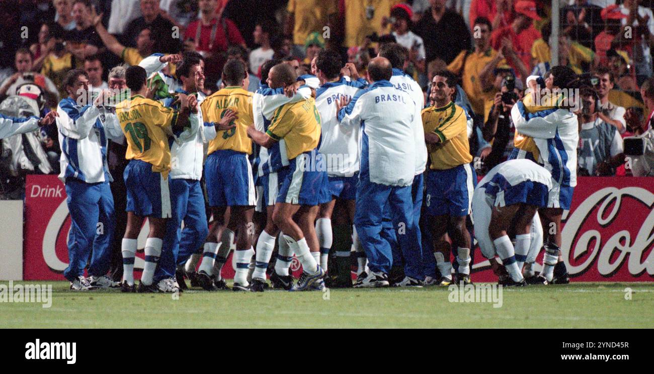 France brazil world cup final 1998 hi-res stock photography and images ...
