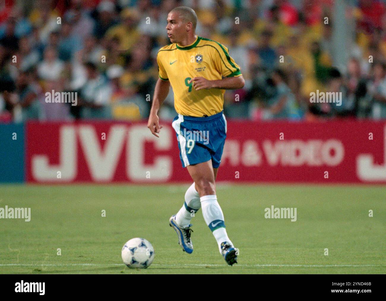 Ronaldo brazil 98 hi-res stock photography and images - Alamy