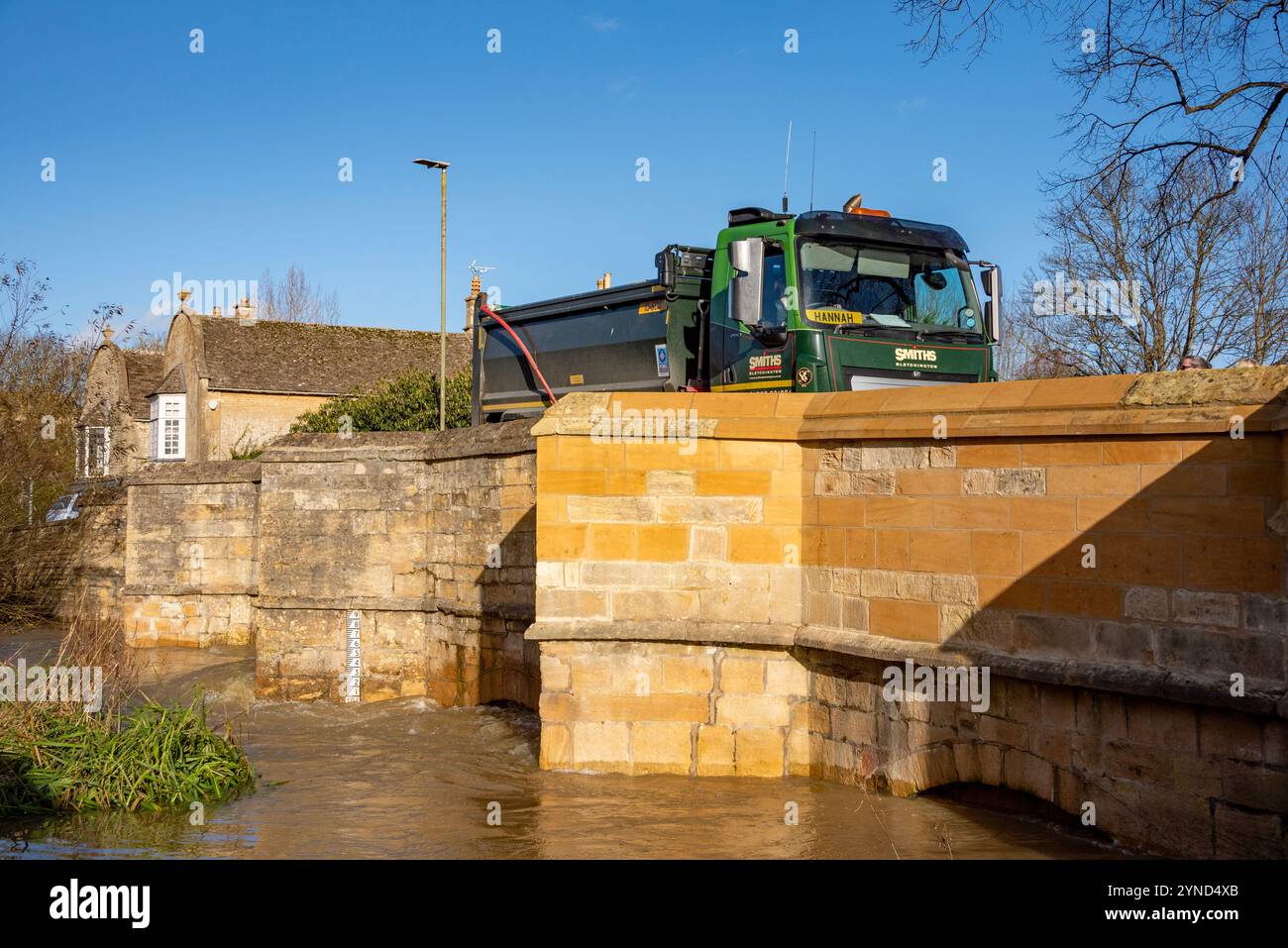 Burford, Oxfordshire, UK, 25th November 2024. The River Windrush is ...