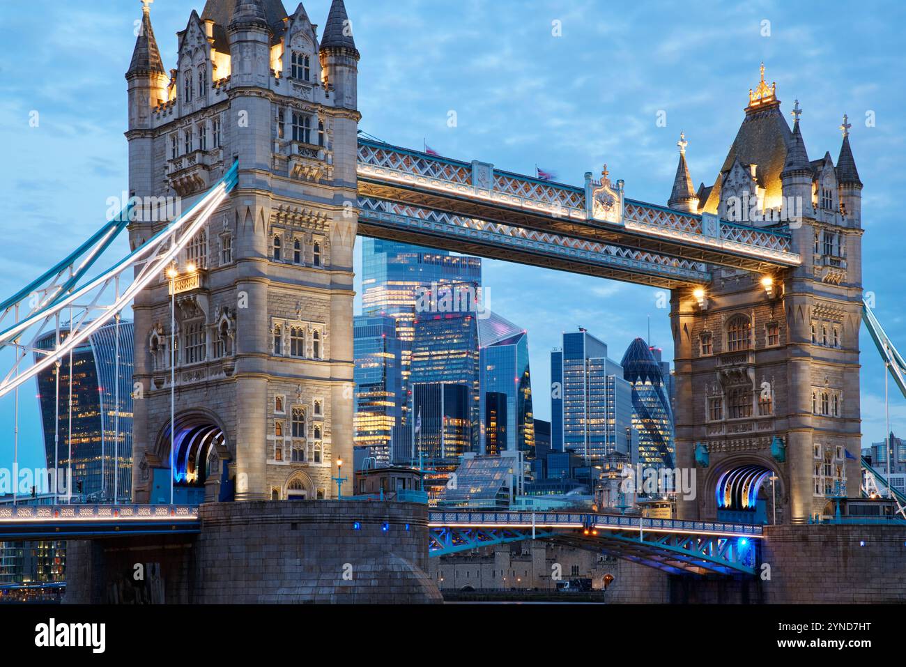 Tower bridge london sunrise gherkin hi-res stock photography and images ...