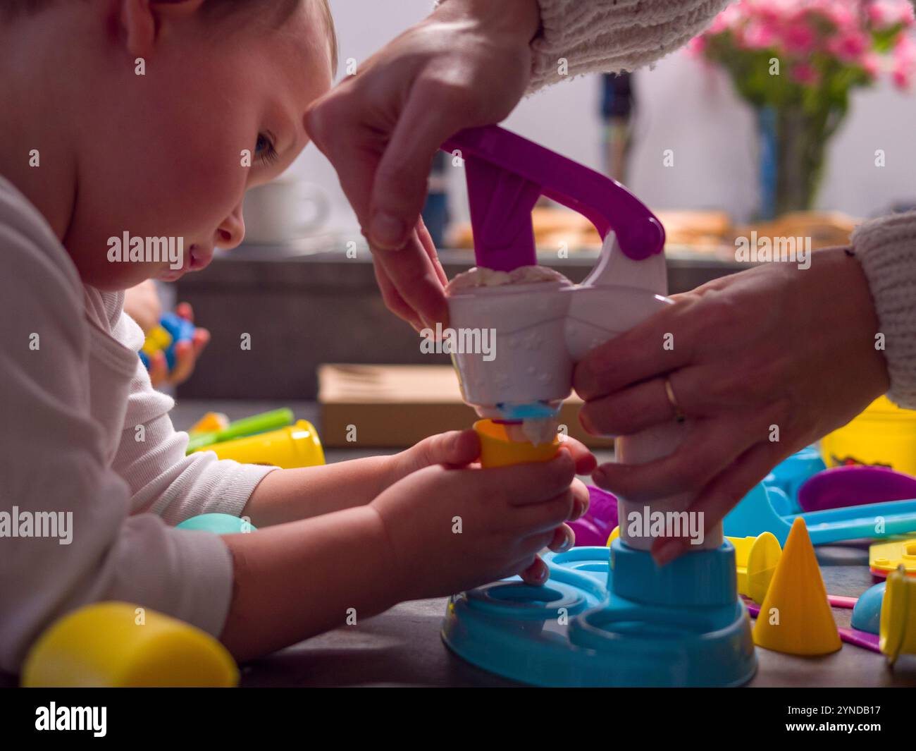 Fine bond hi-res stock photography and images - Alamy