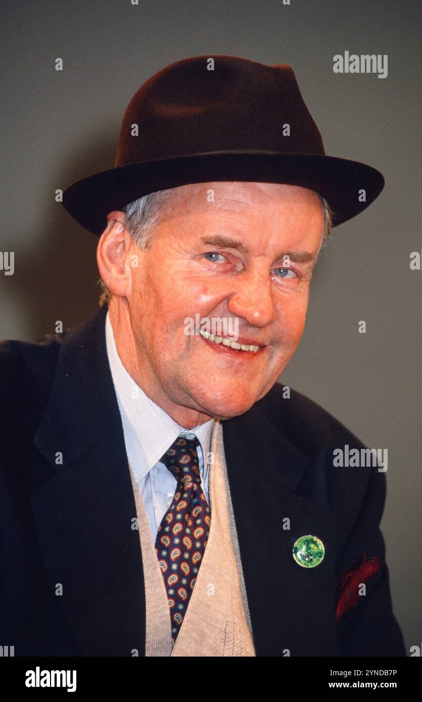 Richard Briers, London, UK Stock Photo - Alamy