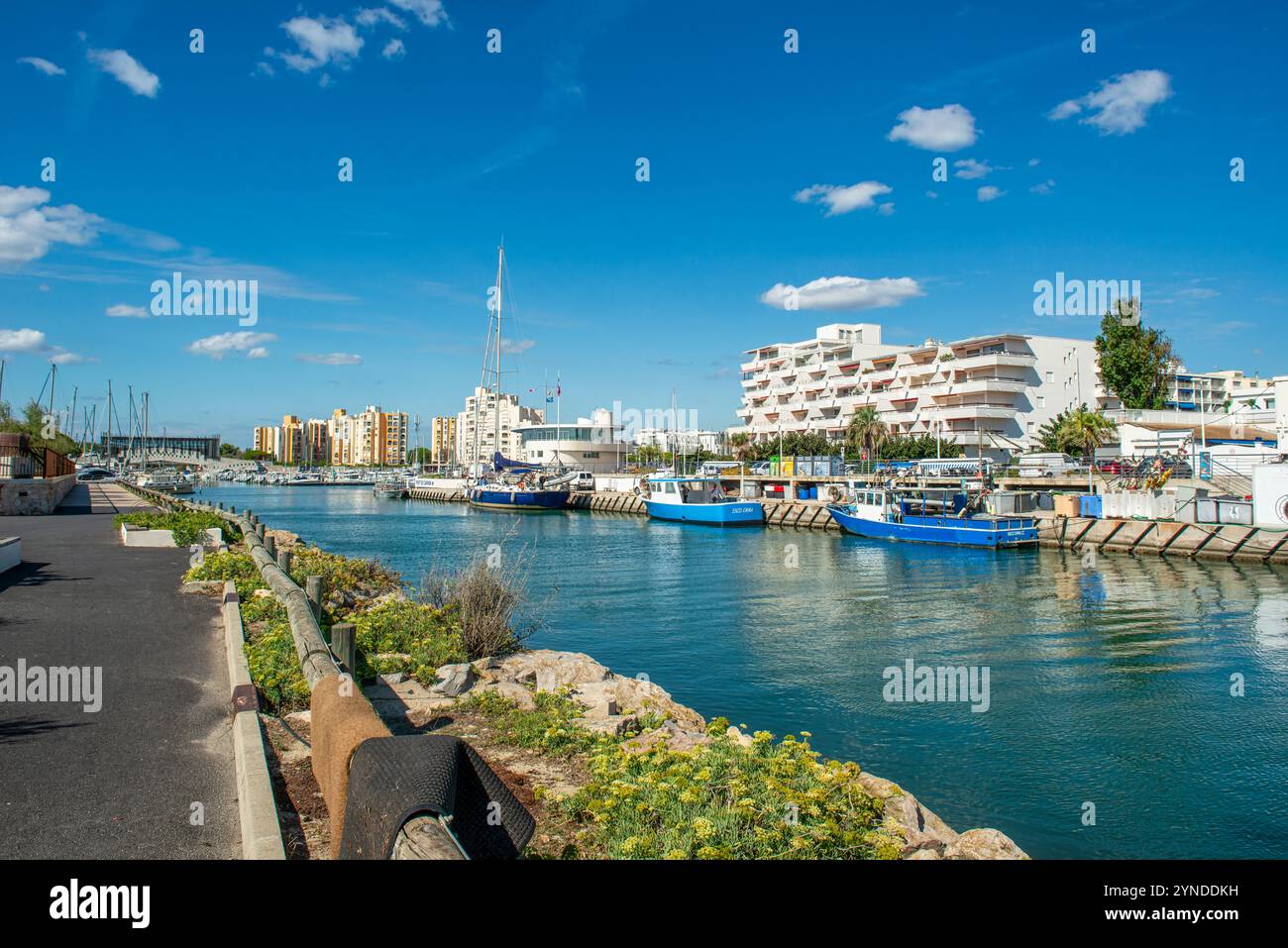 Set along a penninsula on the Mediterranean sea, Carnon is known for ...