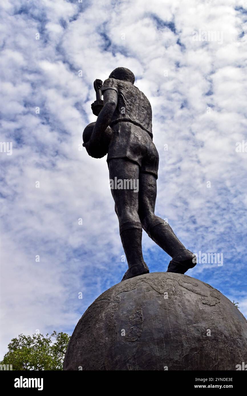 RIO DE JANEIRO, BRAZIL - November 17, 2024: Bellini statue in front of ...