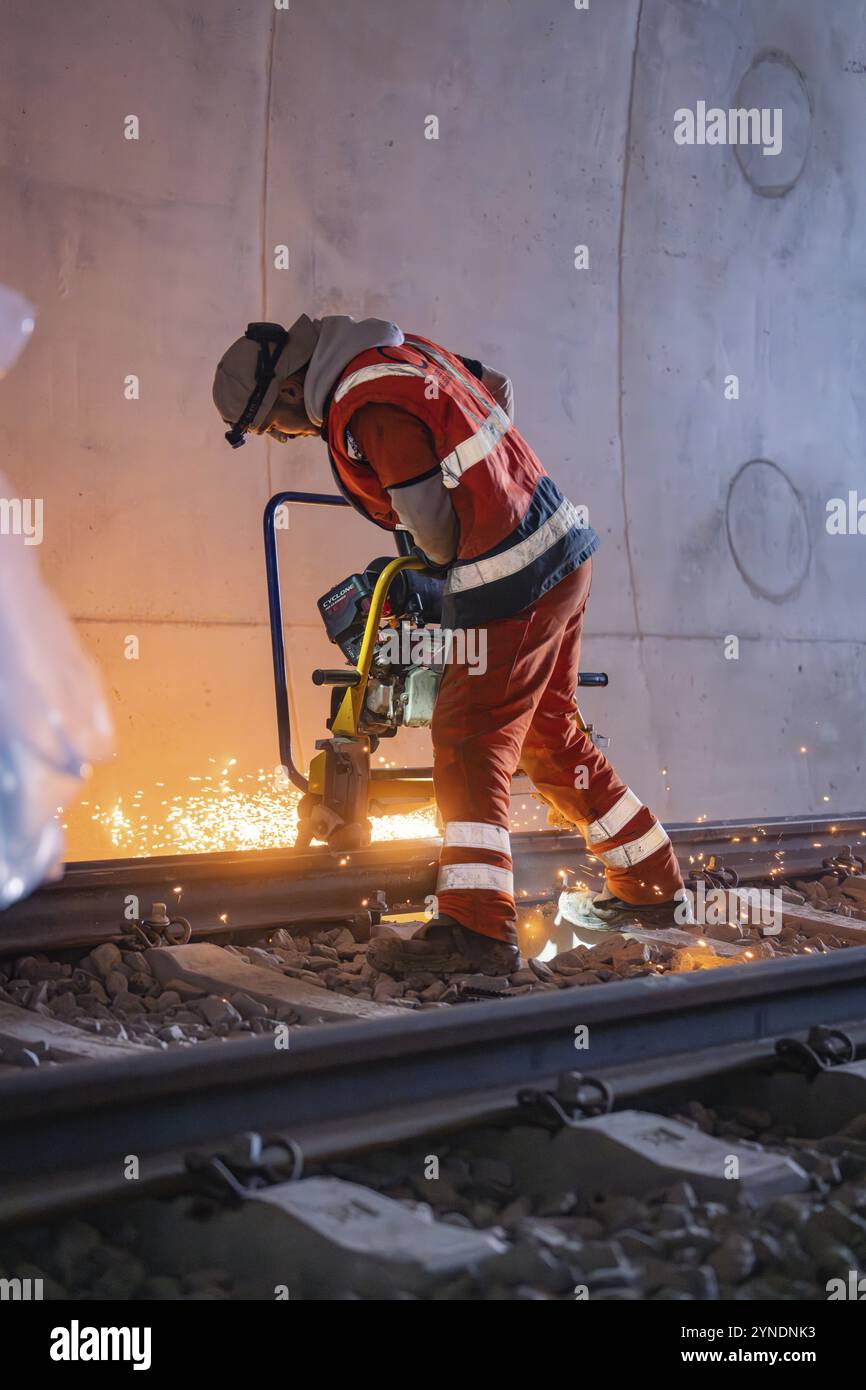 Rail grinding hi-res stock photography and images - Alamy