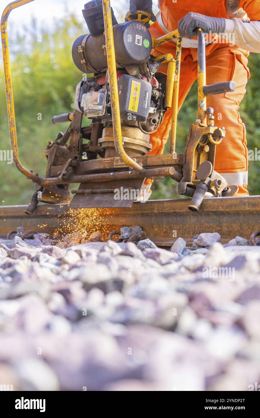 Person working sparks flying hi-res stock photography and images - Alamy